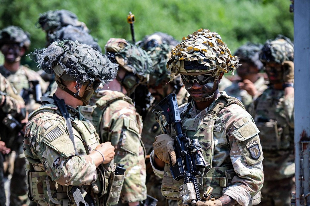 Představujeme spojence na Slovensku: Američtí dragouni v sestavě ...